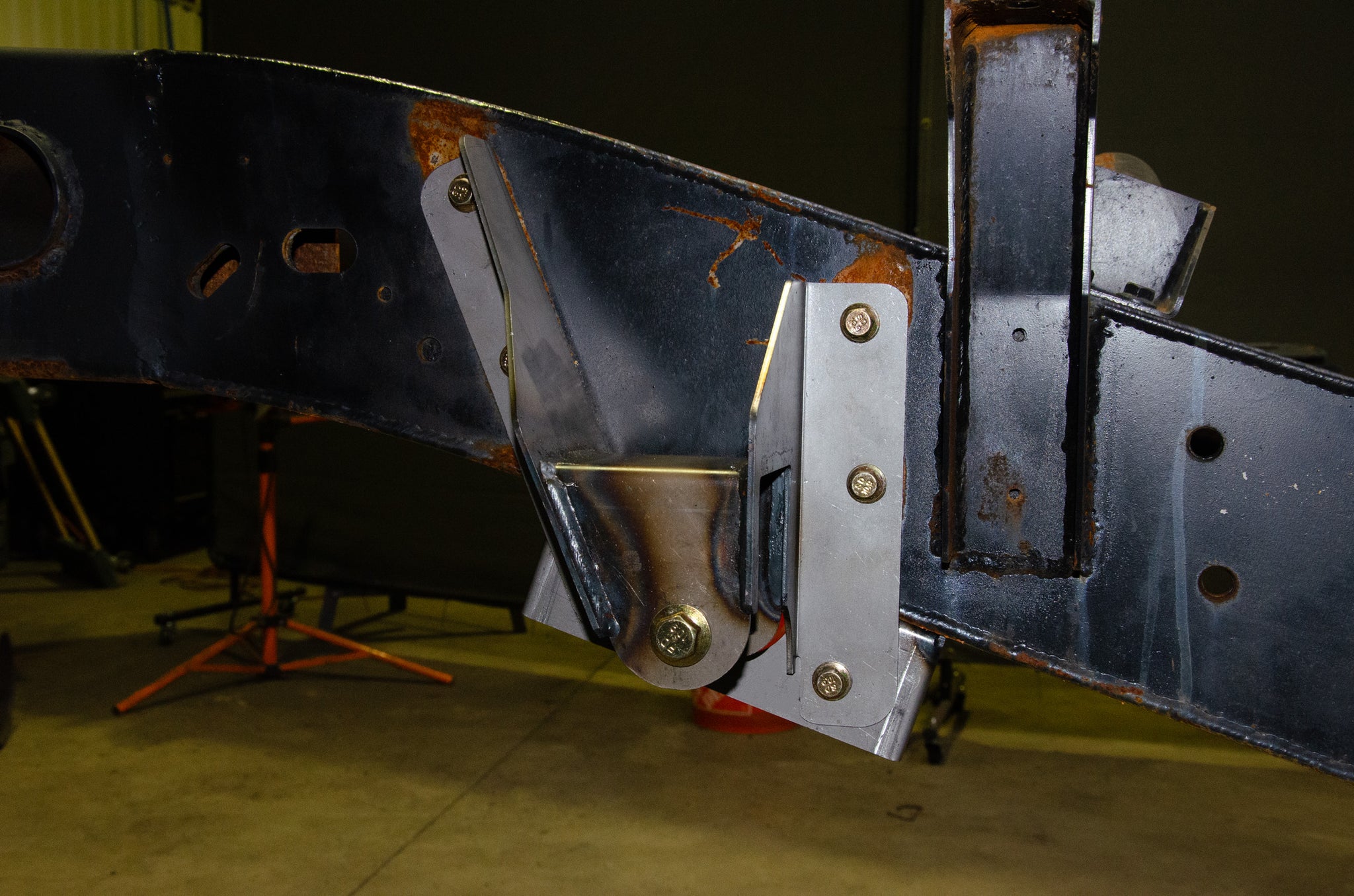 Rust Buster Forward Leaf Spring Mount For 1999-2006 GM 1500 Trucks RB7